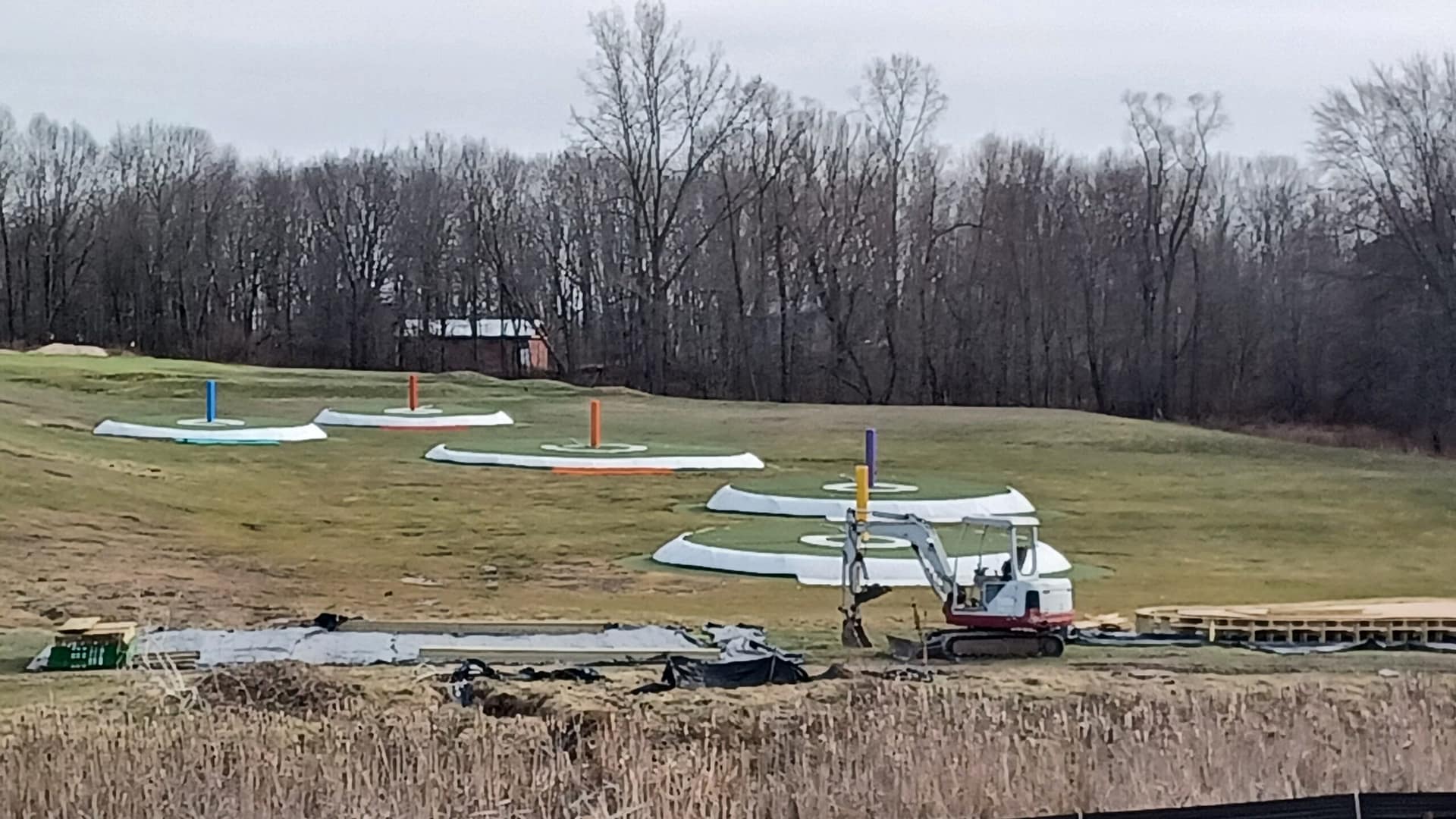 Arrowhead Installing Indoor Fun-for-Everyone Golf Entertainment Center ...