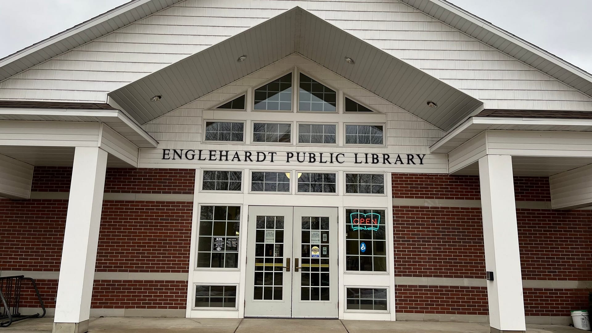 Englehardt Librarian Chris Straw Set to Retire - Lowell's First Look