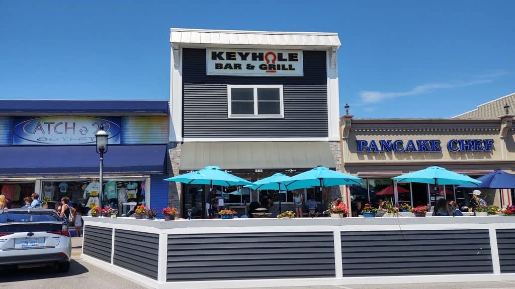 The Restless Viking: Key Hole Bar and Grill, Mackinaw City - Lowell's ...